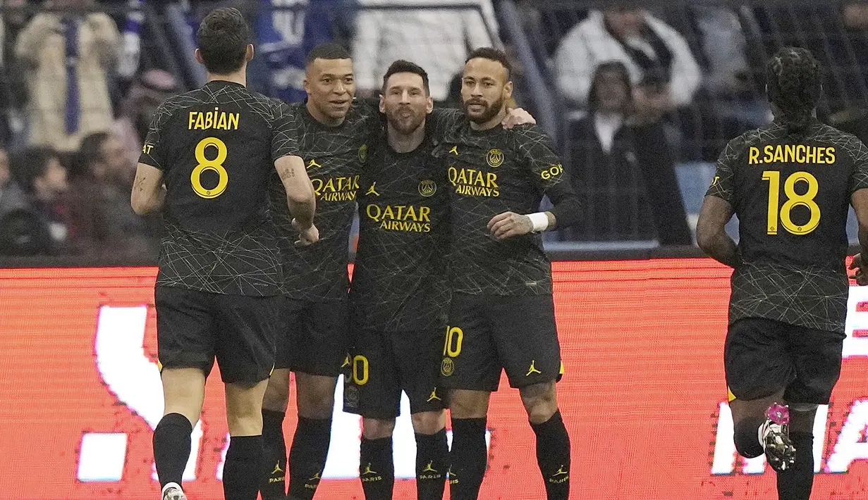 Foto: Melihat Lagi Duel Ronaldo Vs Messi di Lapangan Hijau, PSG Bungkam ...