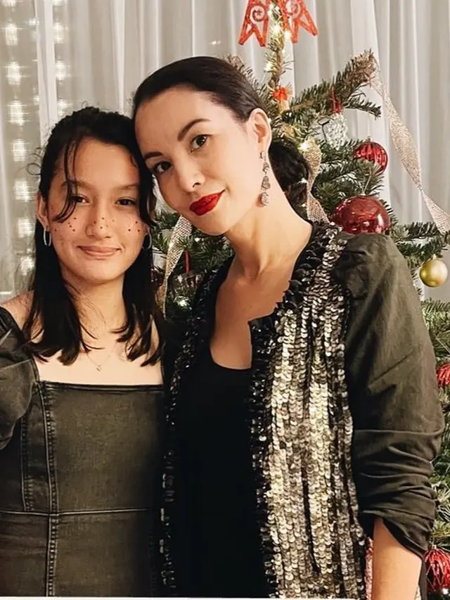 6 Potret Kebersamaan Nadya Hutagalung Bareng Anak Bungsunya, Bak Kakak ...