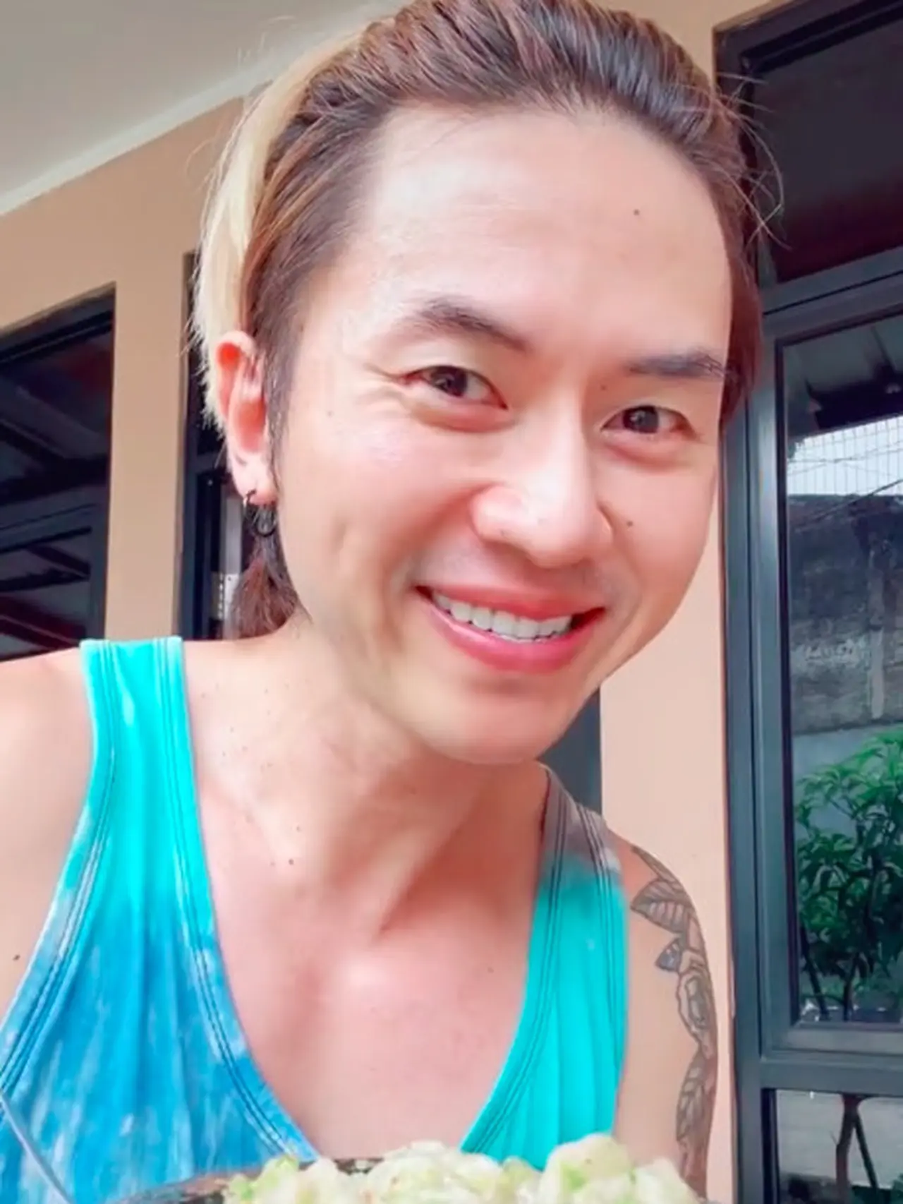 Rafael SMASH Resmi Dinobatkan Warganet Sebagai Duta Seblak, Selanjutnya ...