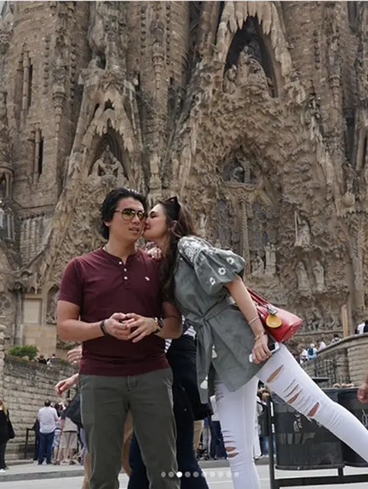 Resmi Putus, Intip Potret Kemesraan Luna Maya dan Reino 5 Tahun Pacaran - Photo Fimela.com