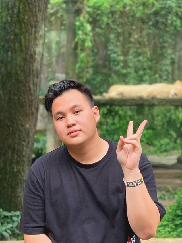 Selebgram Andrew Dinata Hobi Bayarin Netizen Belanja di Online Shop ...