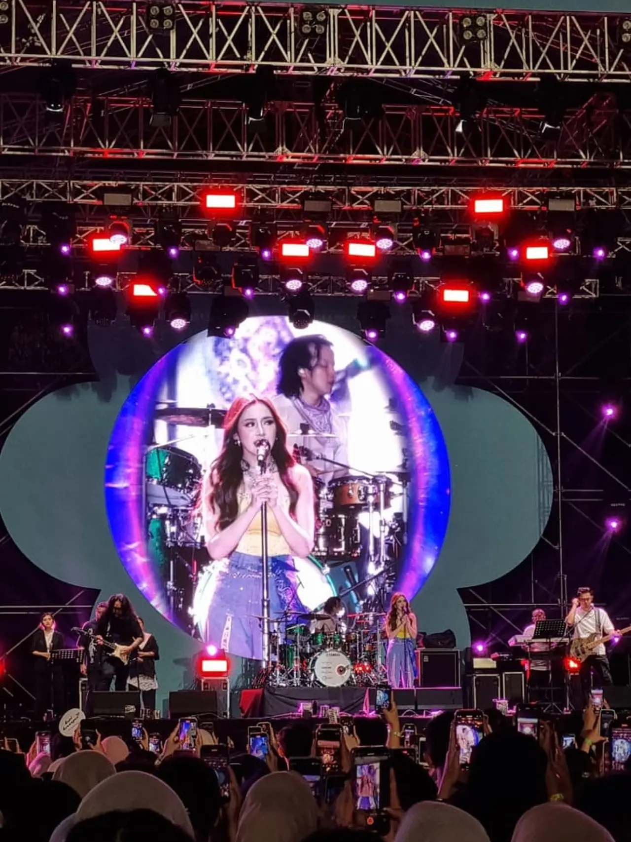 Mahalini Tampil untuk Ketiga Kalinya di Social Chic 2024, Penonton ...