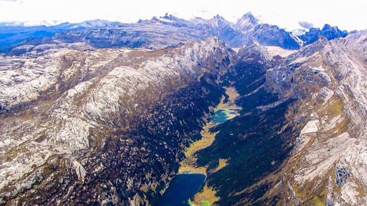 6 Fakta Menarik Carstensz Pyramid di Papua, Salah Satu Puncak Gunung ...
