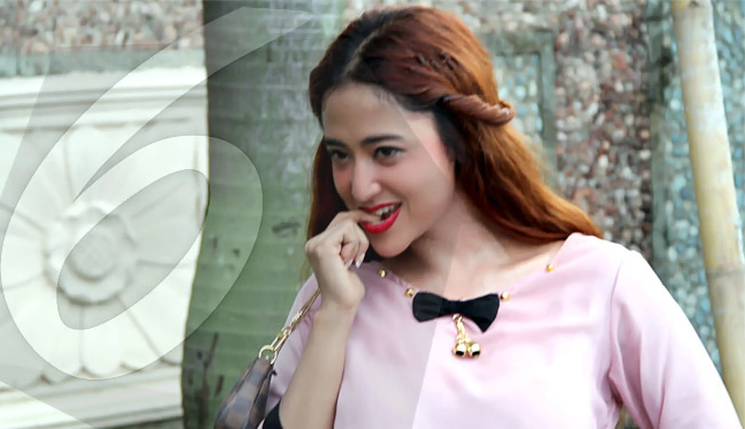 Foto Seksi Dewi Perssik - Foto Liputan6.com