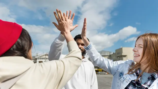 40 Kata-Kata Perpisahan Termanis dan Menyentuh Hati - Ragam Bola.com