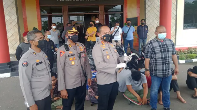 Gabung Geng Motor di Palembang, Remaja Belasan Tahun Sweeping Bawa ...