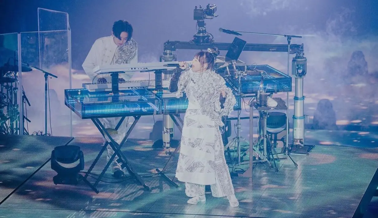 Kenalan Sama YOASOBI, Grup Musik Asal Jepang yang Bakal Konser di ...