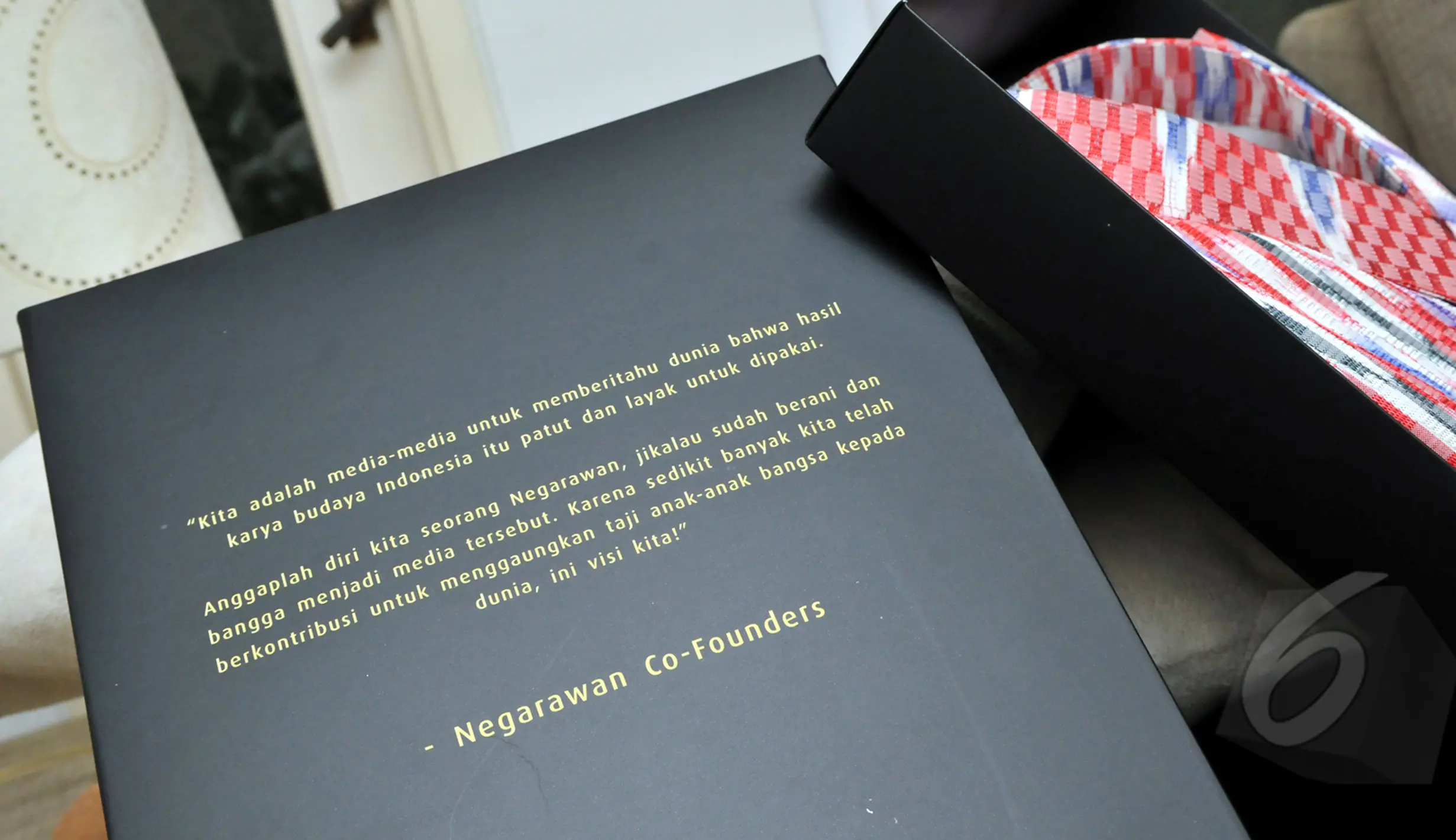 Batik Negarawan Bikin Cowok Makin Ganteng - Foto Liputan6.com