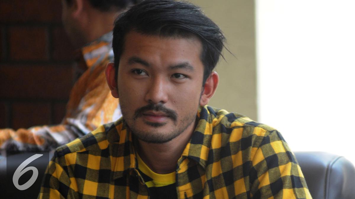 Perjuangan Rio Dewanto Bisa Nari dan Nyanyi di Film Terbaru - ShowBiz ...