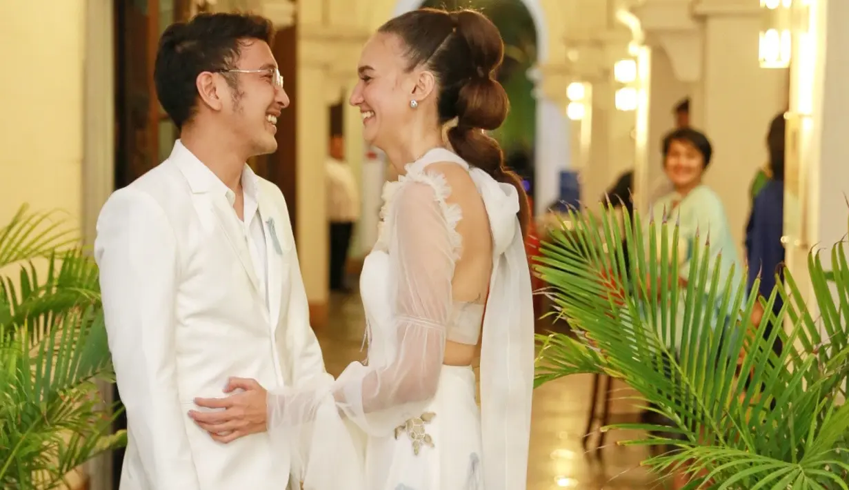 Konsep Nikahan Dimas Anggara - Nadine Kebanjiran Pujian dari Tyas Mirasih - Photo Fimela.com