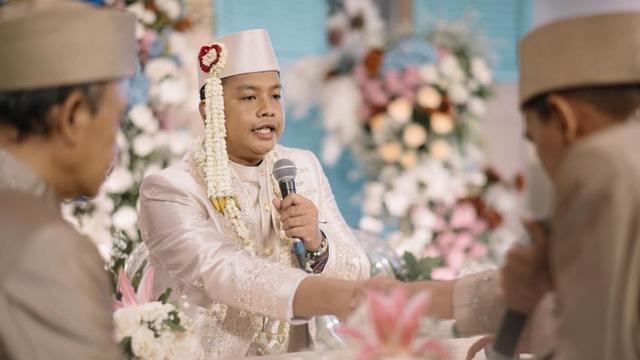 8 Potret Pernikahan Dustin Tiffani dan Ditha Rizky Amalia, Bernuansa ...