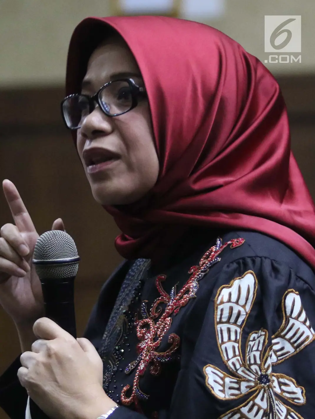 FOTO: Eni Maulani Saragih Jalani Sidang Pemeriksaan Terdakwa - Foto ...