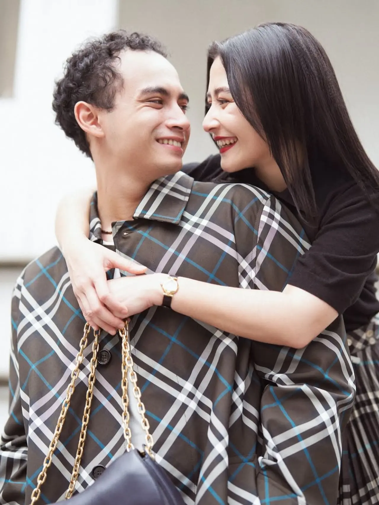 7 Potret Prilly Latuconsina dan Omara Esteghlal Pamer Gaya Serasi, Chemistry Bikin Iri - Hot ...