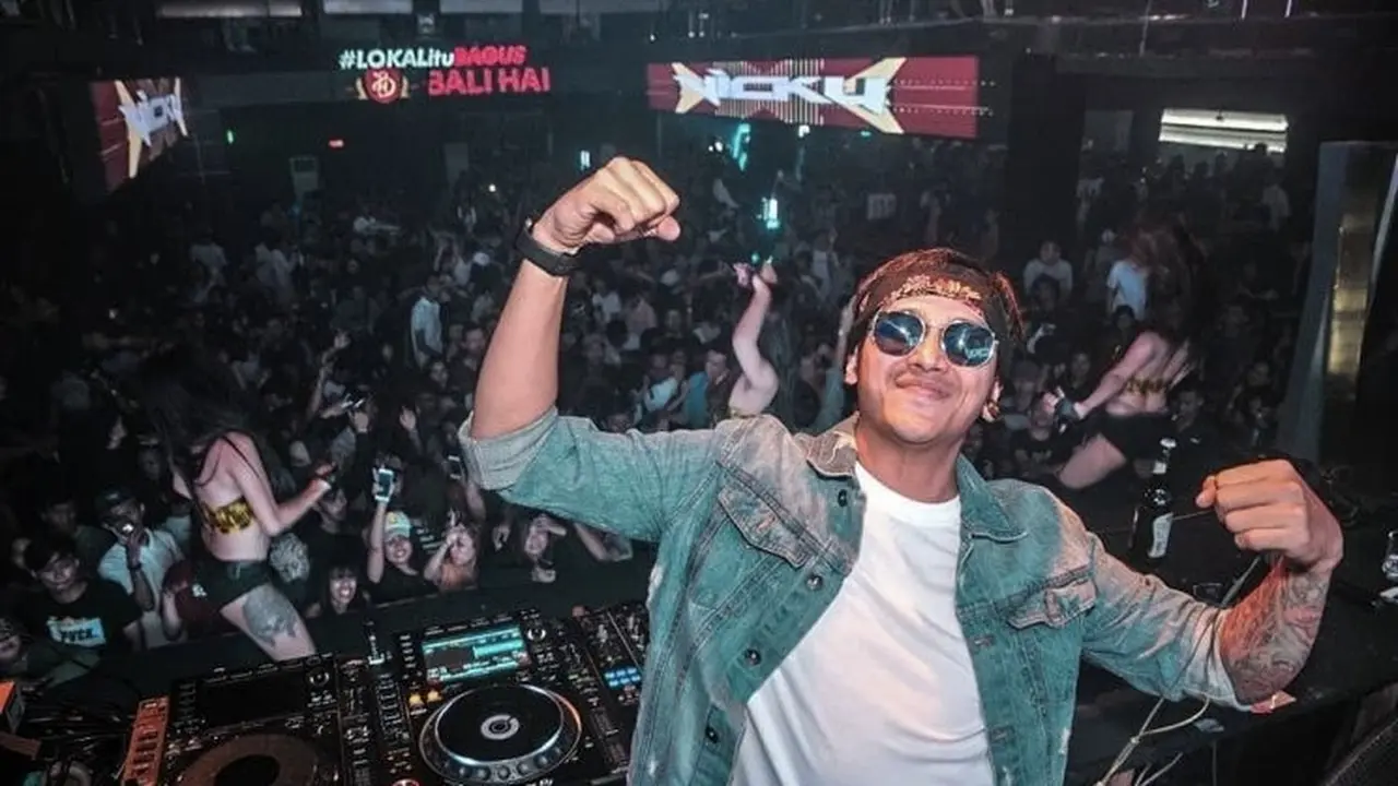 Vicky Nitinegoro, Nostalgia Televisi dan Kesenangan di Dunia Musik ...