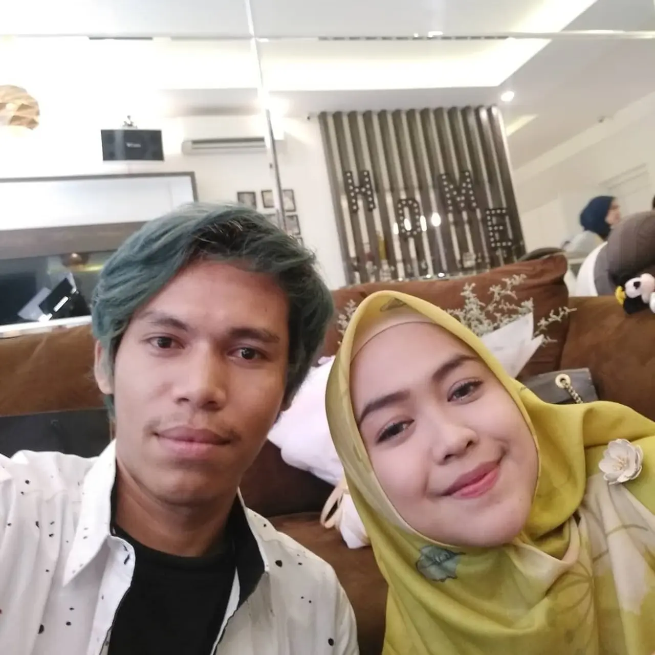 6 Potret Gabe Wely, Penyanyi yang Disebut Mirip Atta Halilintar - Hot ...