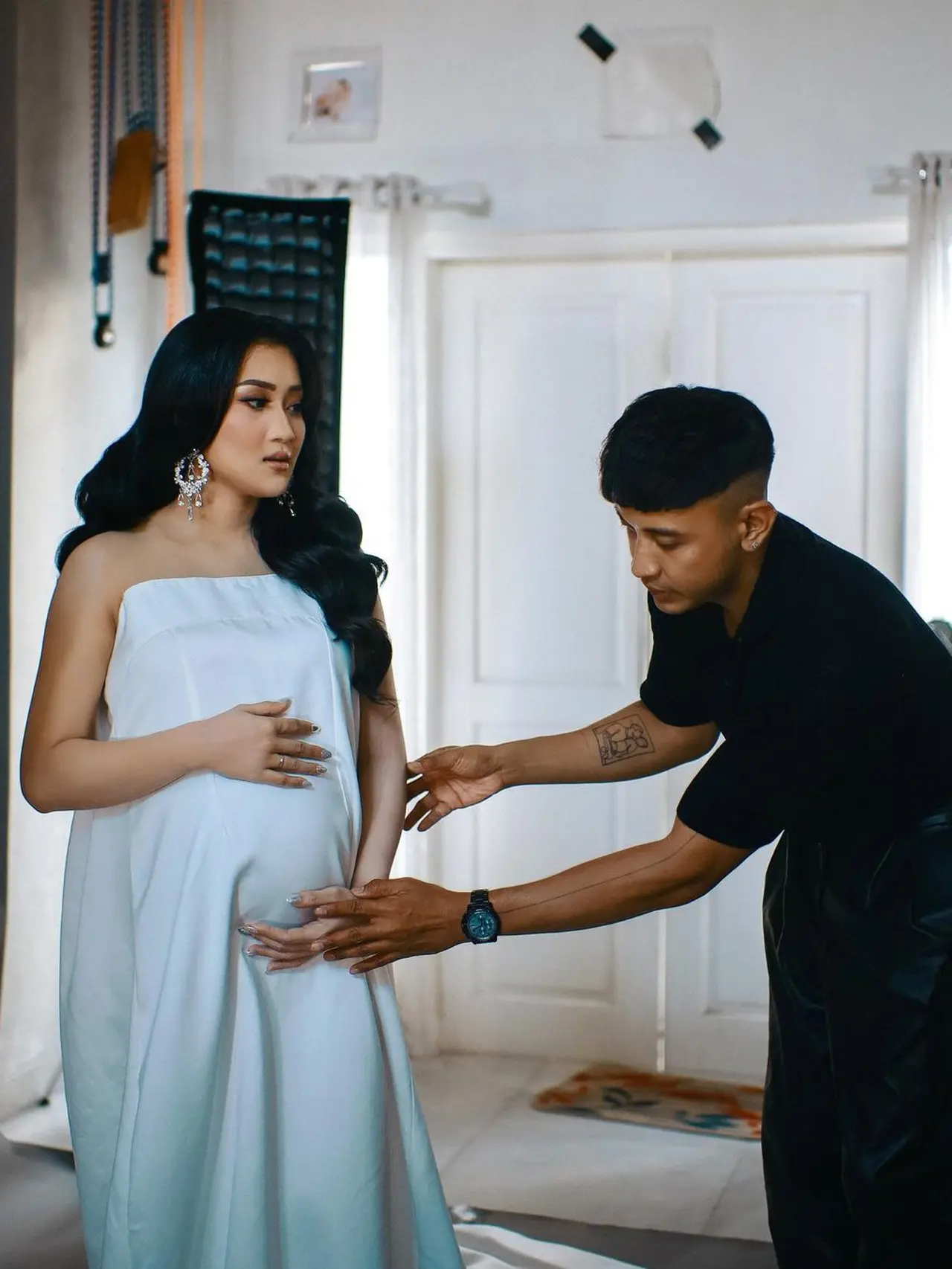 Potret Maternity Shoot Yeni Inka, Bikin Pangling - Entertainment Fimela.com