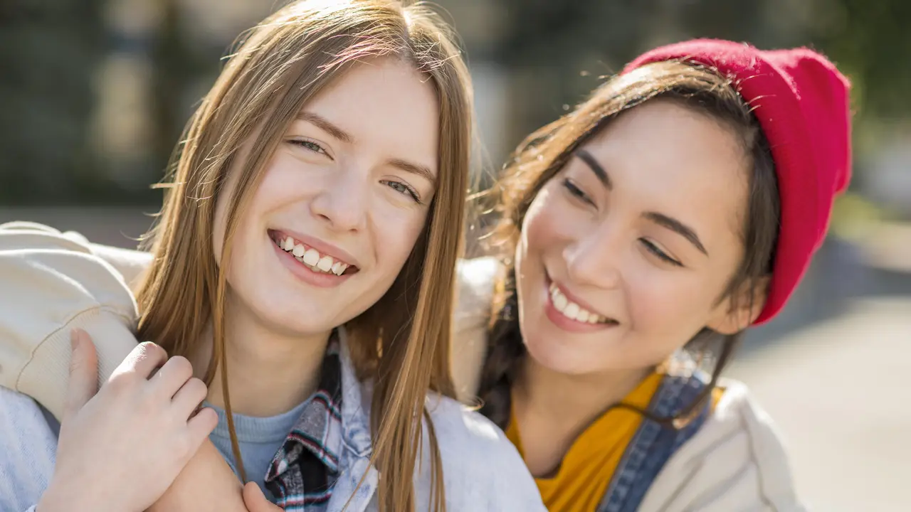 5 Cara Membangun Pertemanan yang Positif untuk Kehidupan Lebih Bahagia