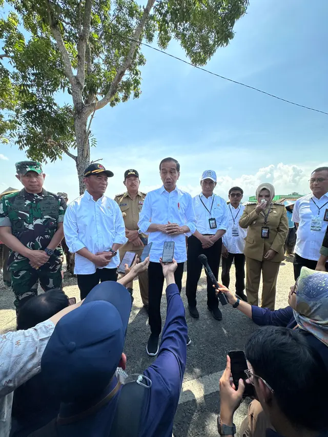 Mentan Amran Dampingi Presiden Jokowi Sapa Puluhan Ribu Petani, Penyuluh & Babinsa se-Jawa ...