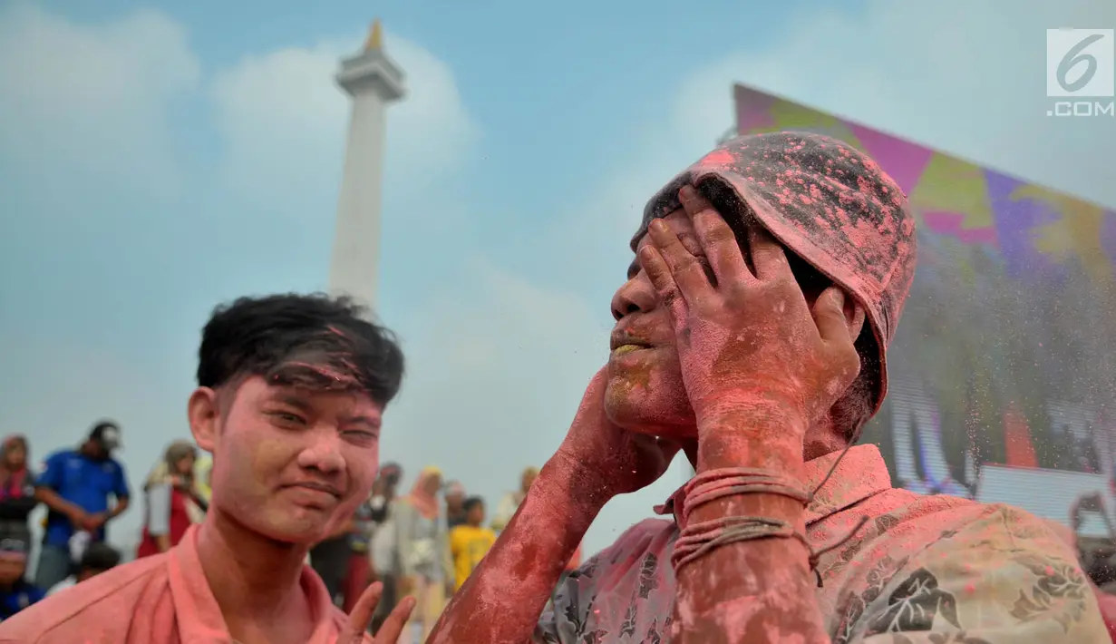FOTO: Warna-warni Colour Run Meriahkan Festival Damai di Monas - Foto ...