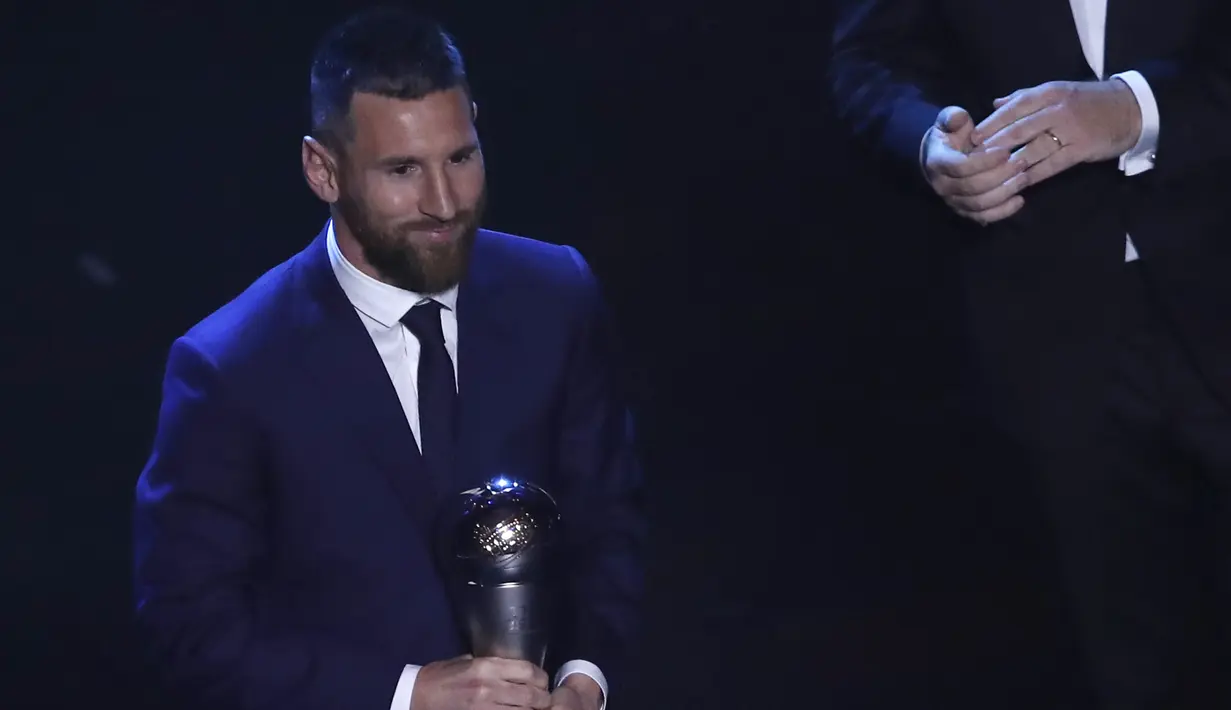 FOTO: Senyum Lionel Messi Raih Gelar Pemain Terbaik FIFA 2019 - Foto ...