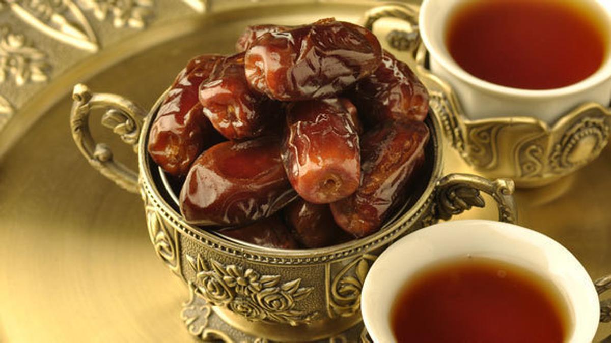 Cegah Konstipasi Dengan Minum Air Kurma Yuk Ladies