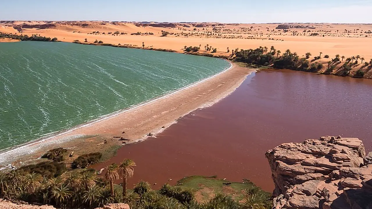 6 Danau yang Masih Ada di Gurun Sahara, Jadi Keajaiban Alam Tak Terduga ...
