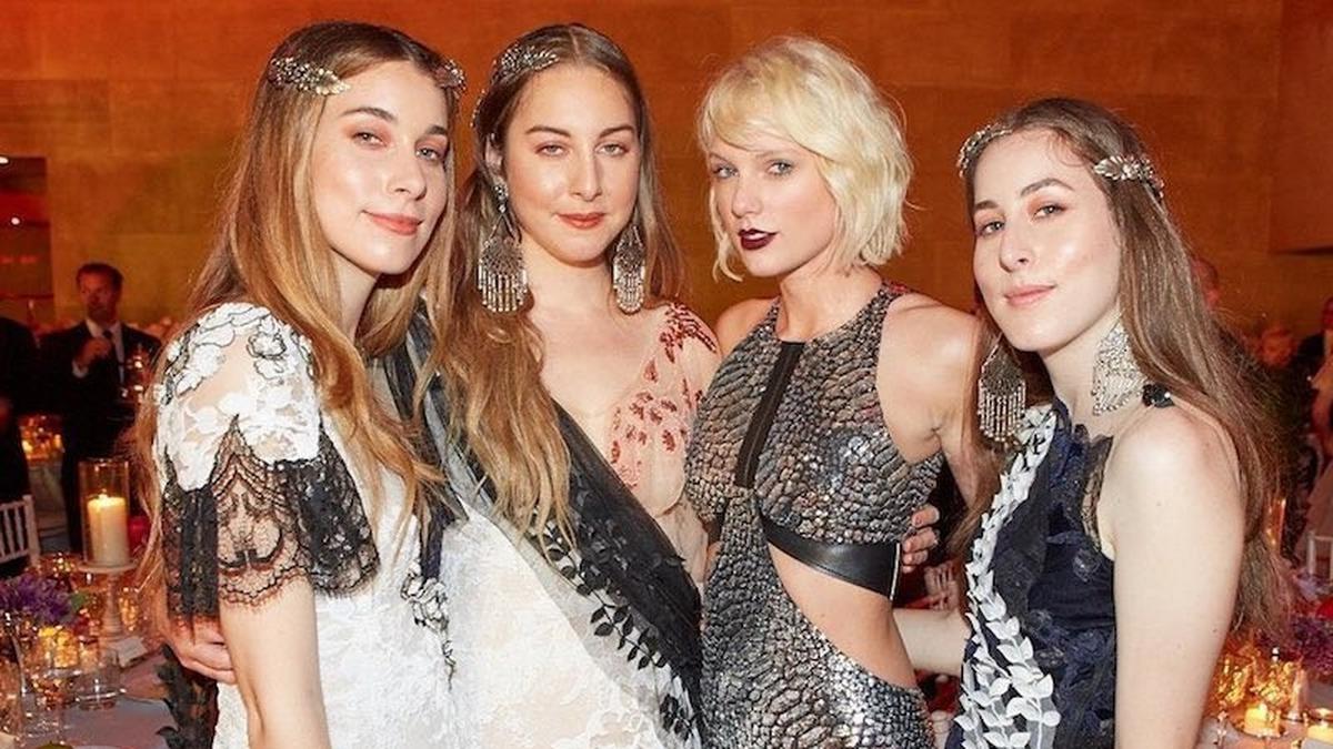 HAIM Rilis Ulang Album Ketiga, Hadirkan Taylor Swift sebagai Kejutan ...