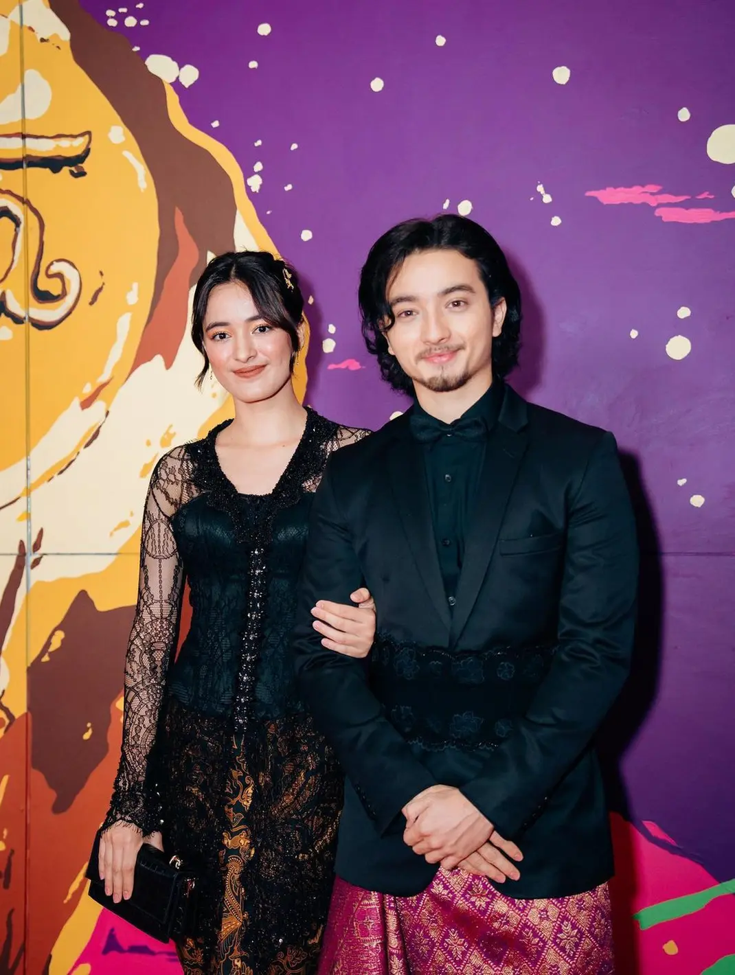 10 Potret Ragam Kebaya Hitam yang Mewah dan Elegan dari Naysilla Mirdad ...