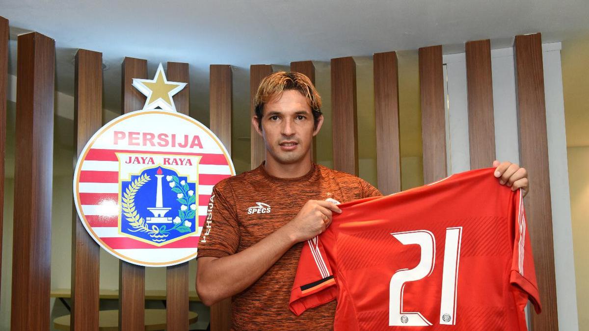 Silvio Escobar Ingin Segera Rasakan Dukungan The Jakmania - Bola ...