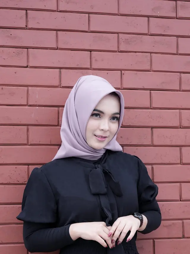 Nurul Munira Bahas Kisah Cinta Sesuai Agama Islam di Lagu Syahadat ...