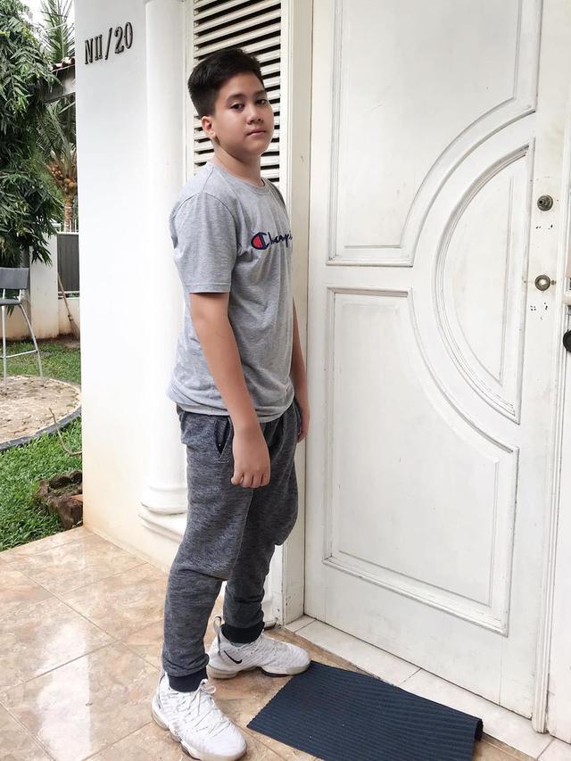 Beranjak Remaja, Ini 6 Potret Anak Kembar Fadlan Muhammad yang Makin ...