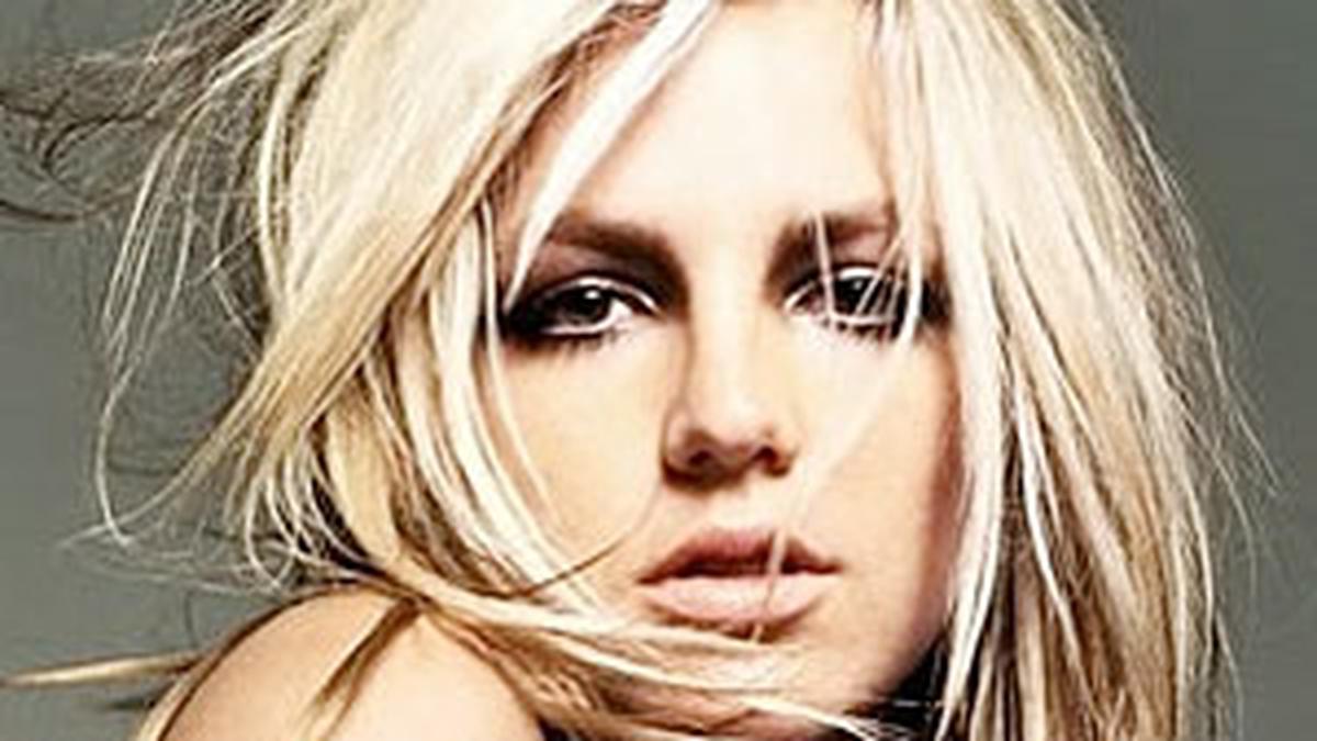 Single Terbaru Britney 'Hold It Against Me' - ShowBiz Liputan6.com