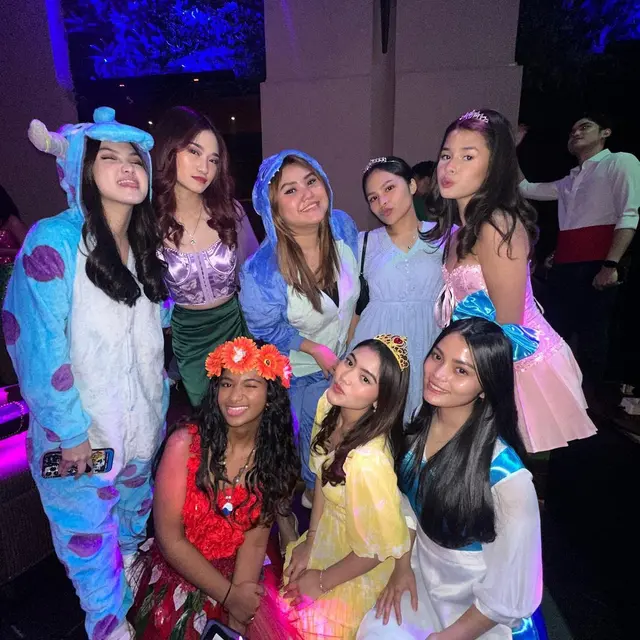 6 Potret Penampilan Artis Cosplay Jadi Tokoh Kartun Favorit di Ultah ...