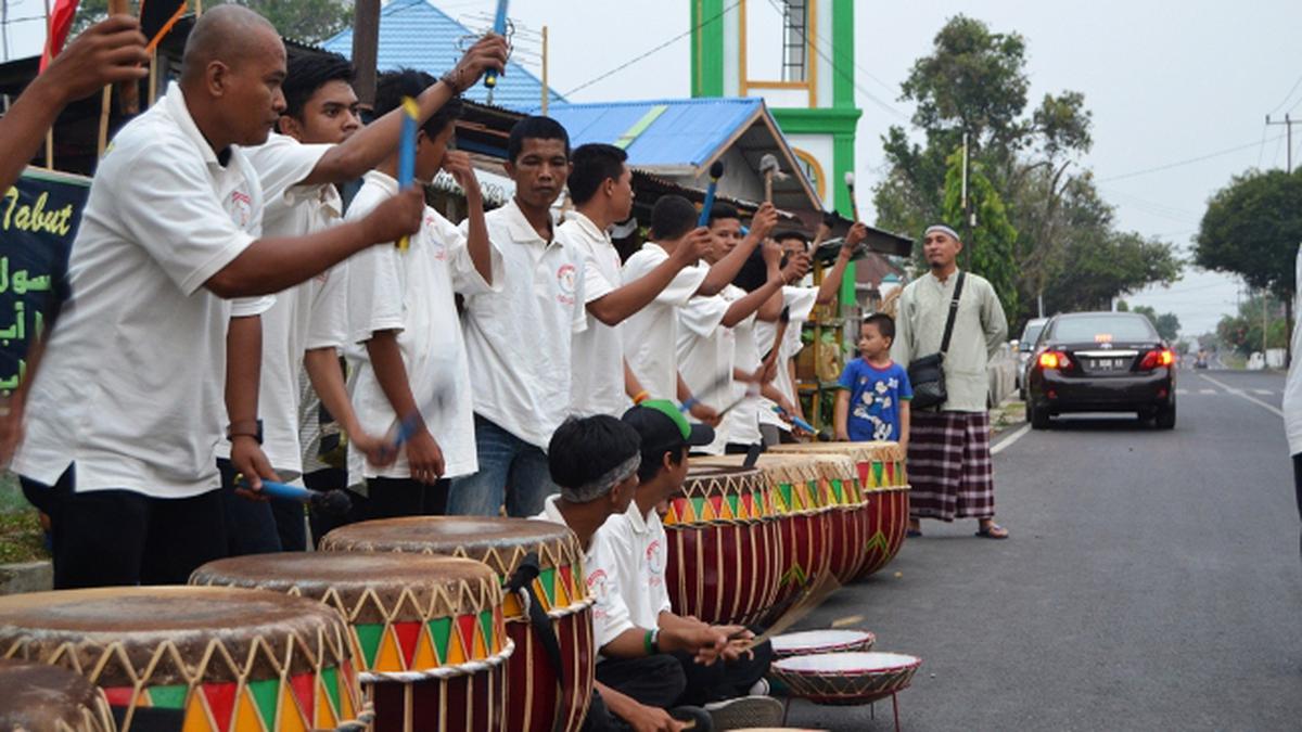 Mengenal Upacara Tabut dari Bengkulu, Mengenang Sejarah Kelam Islam ...