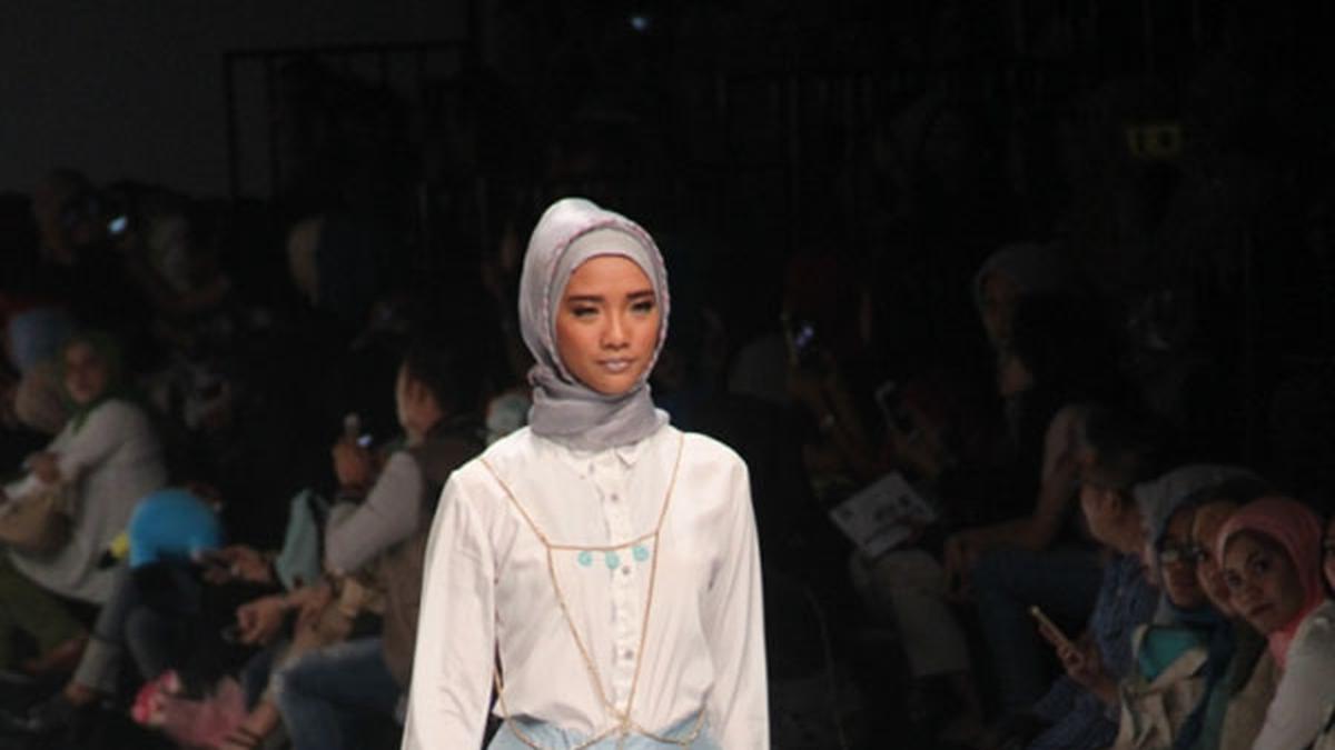 Star And Crescent Ala Zaskia Sungkar, Ungkap Kebanggaan Muslimah Dalam ...