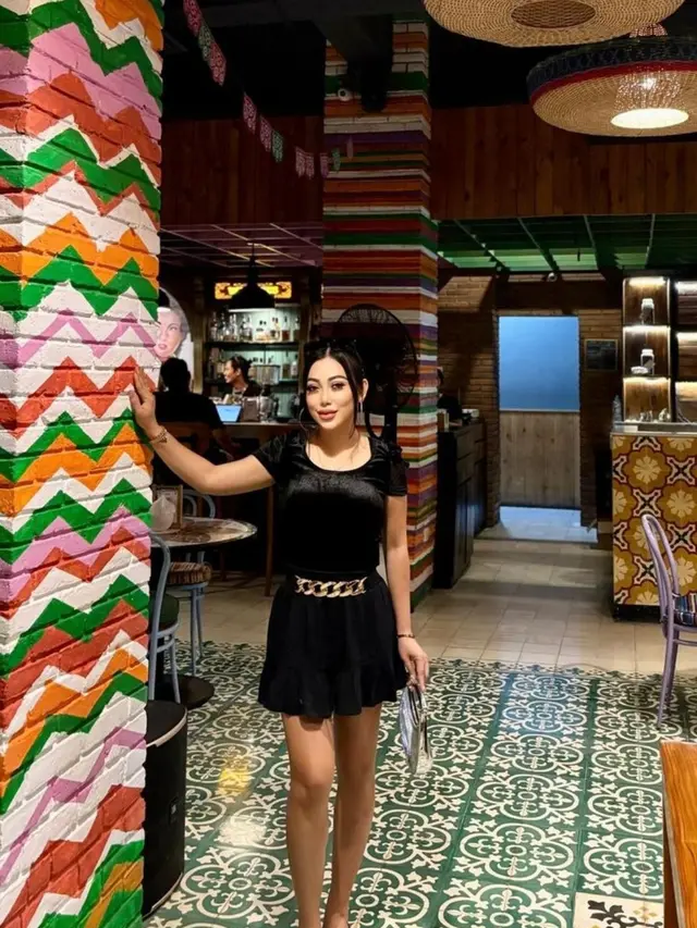 7 Potret Terbaru Natha Narita Eks ‘Duo Racun’ Tinggal di Bali, Tampil ...