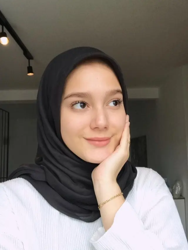 10 Potret Cantiknya Yasmine Ow, Selebgram Asal Malaysia Adik Ipar Ammar ...