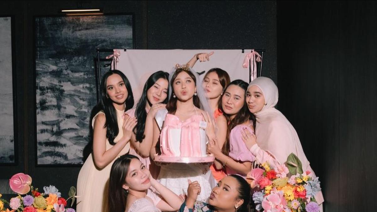 Pernikahan Semakin Dekat, Brisia Jodie Tampil Manis dengan Mini Dress ...