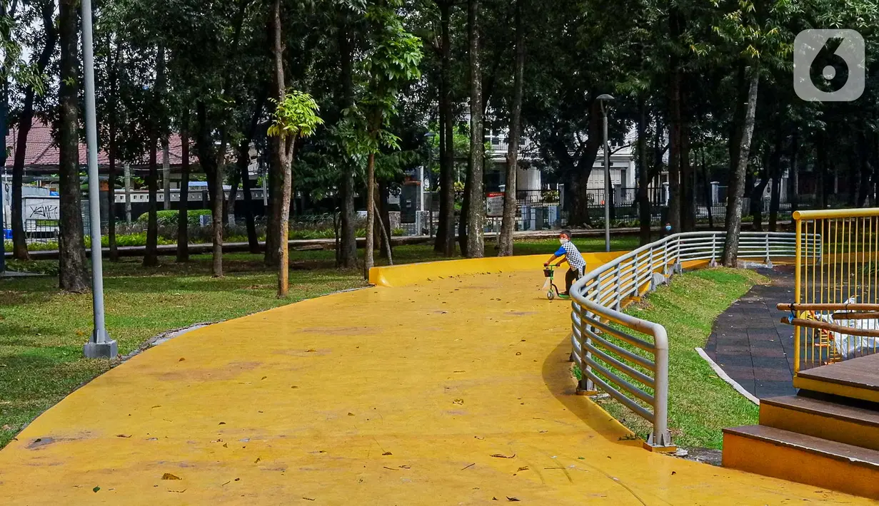 FOTO: RTH Jakarta Sudah Mulai Dibuka - Foto Liputan6.com