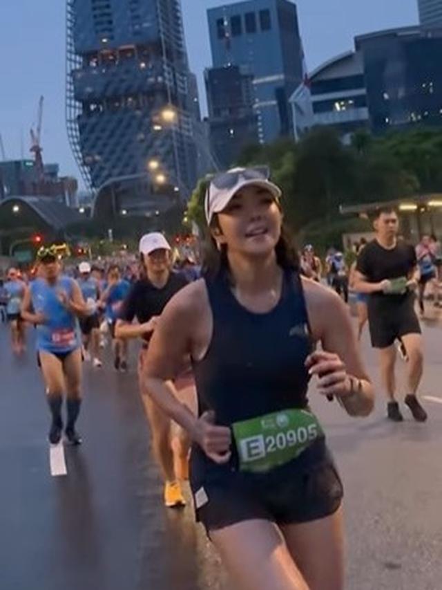 10 Potret Gisella Anastasia Lari Half Marathon di Singapura, Modal ...