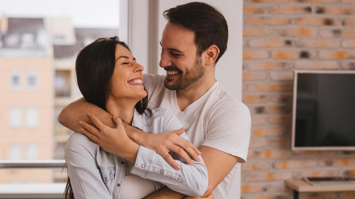 Tanpa Banyak Kata, Ini 3 Ide Ungkapan Sayang Suami ke Istri - Health ...