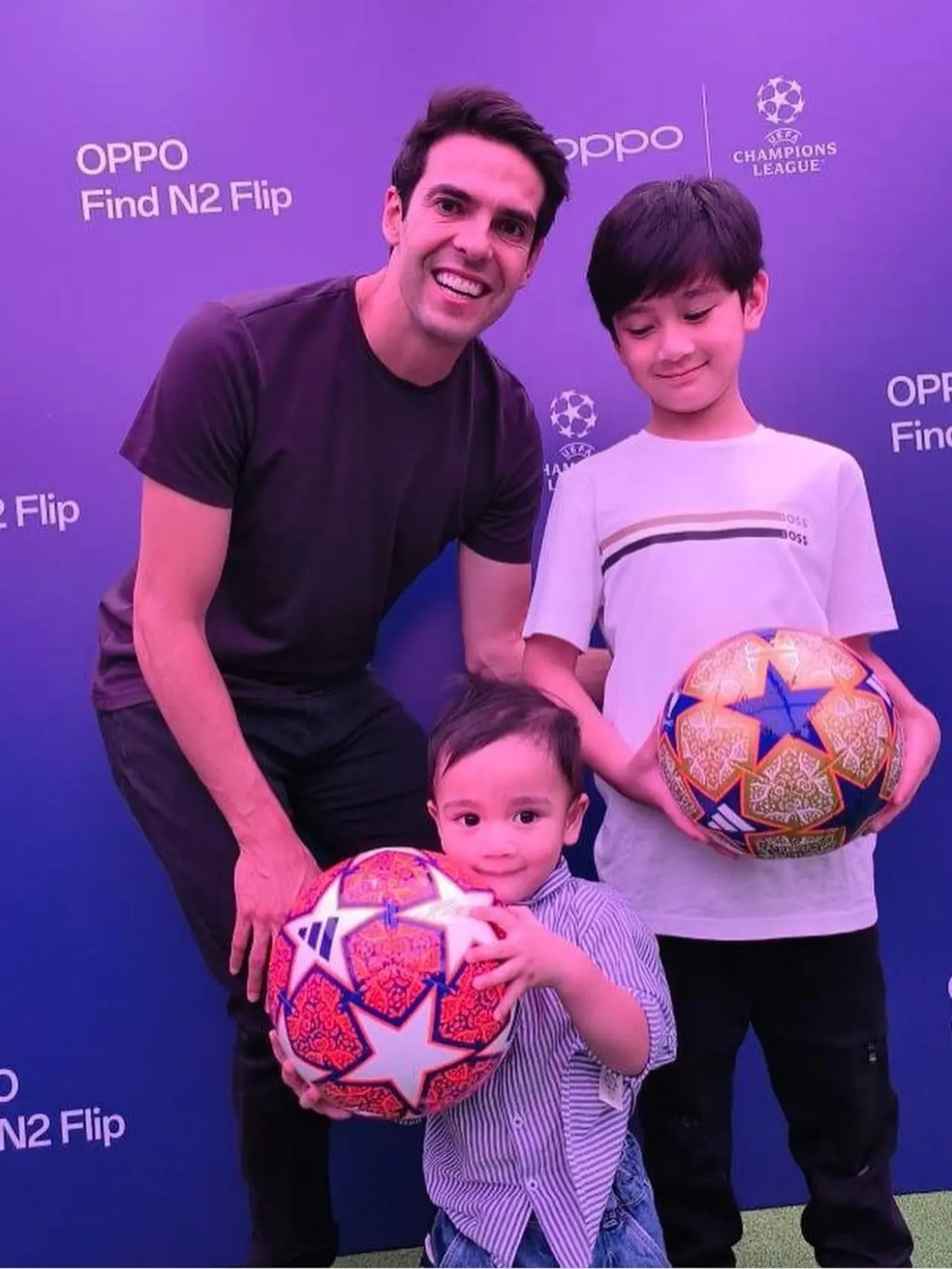 Viral Rafathar dan Rayyanza Foto Bareng Ricardo Kaka, Lirikan Mata Cipung Bikin Warganet Salfok ...