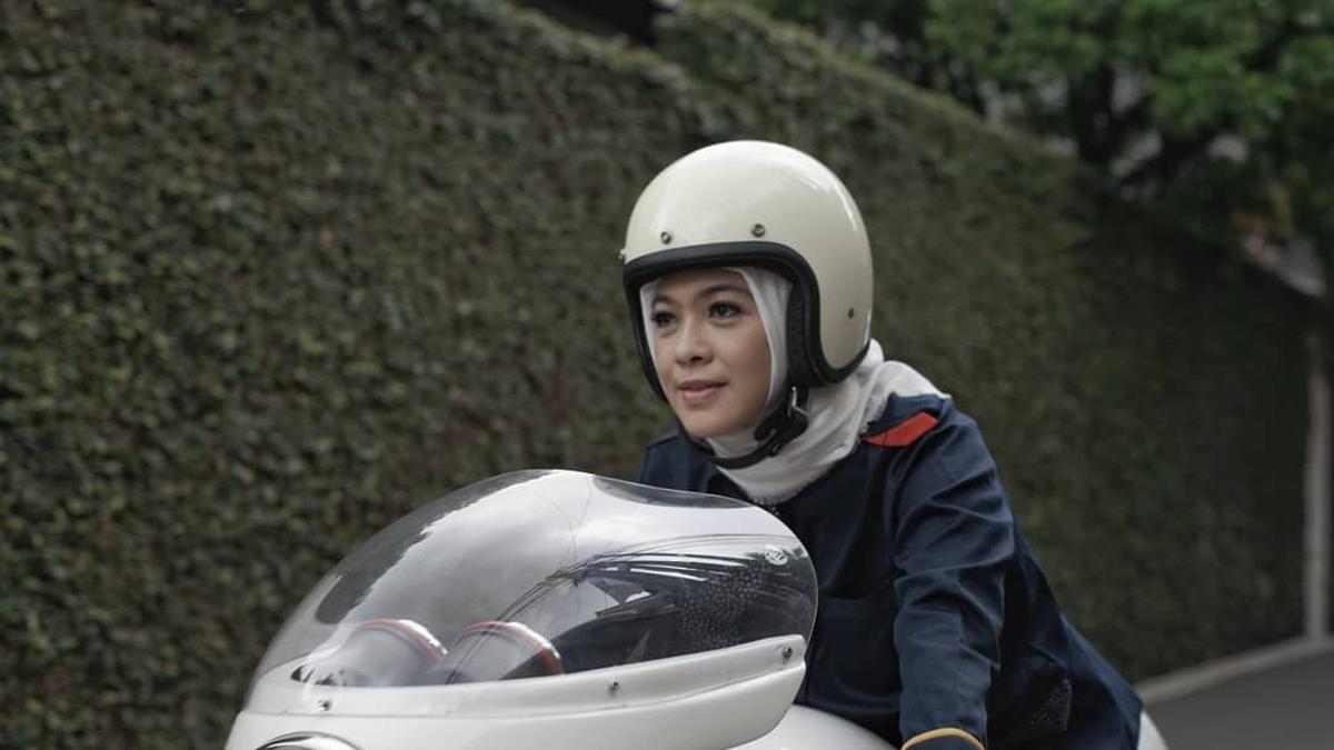 Dian Ayu Ajak Artis Lain Buat Gerakan Amal Seribu Mukena - ShowBiz ...