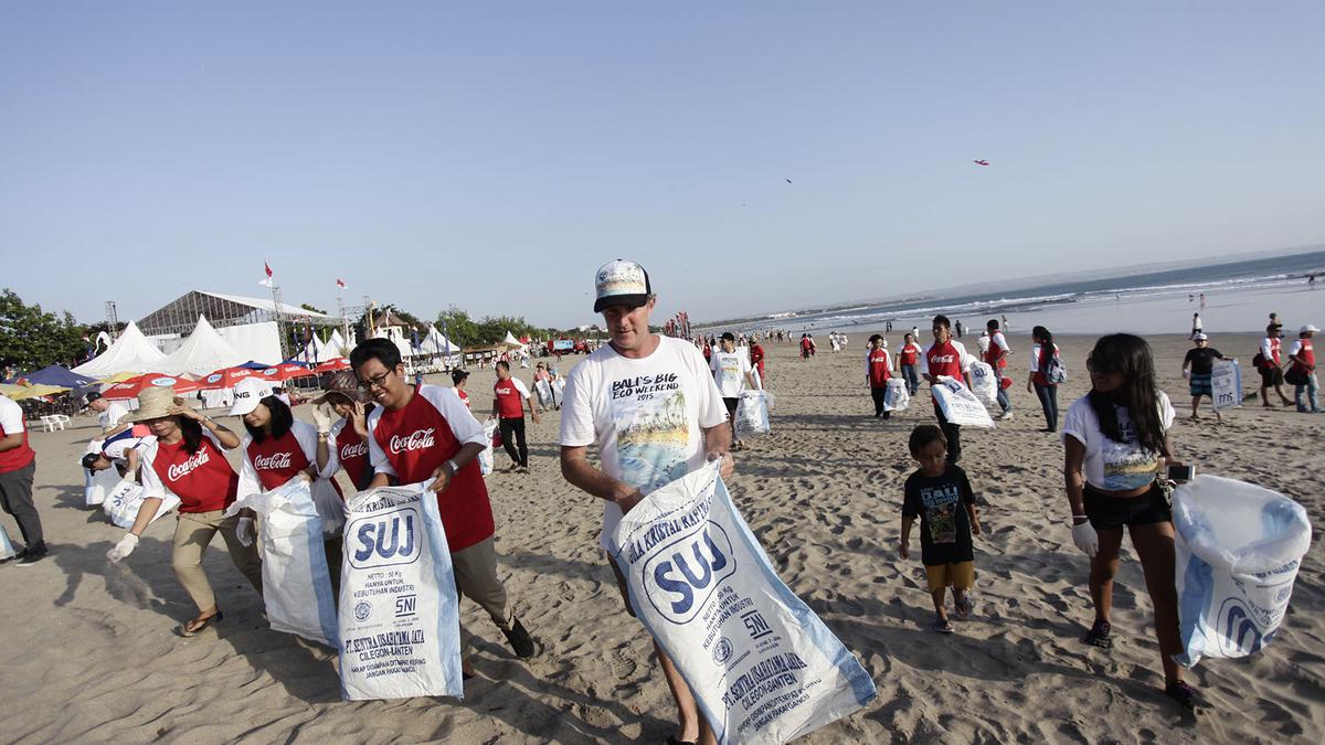 Bali's Big Eco Weekend, Wujud Nyata Cintai Pantai Bali - Lifestyle ...