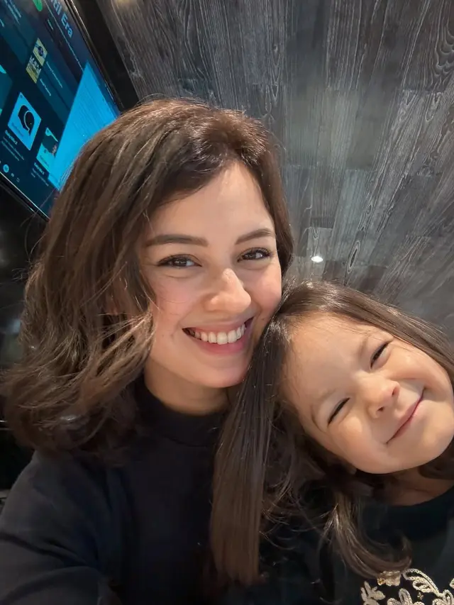 7 Potret Kebersamaan Kimberly Ryder dengan Kedua Anaknya, Menggemaskan ...
