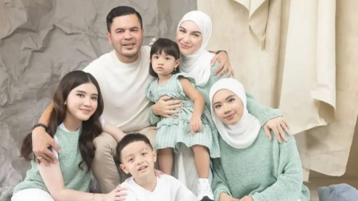 Berita Potret Keluarga Irish Bella Hari Ini - Kabar Terbaru Terkini ...