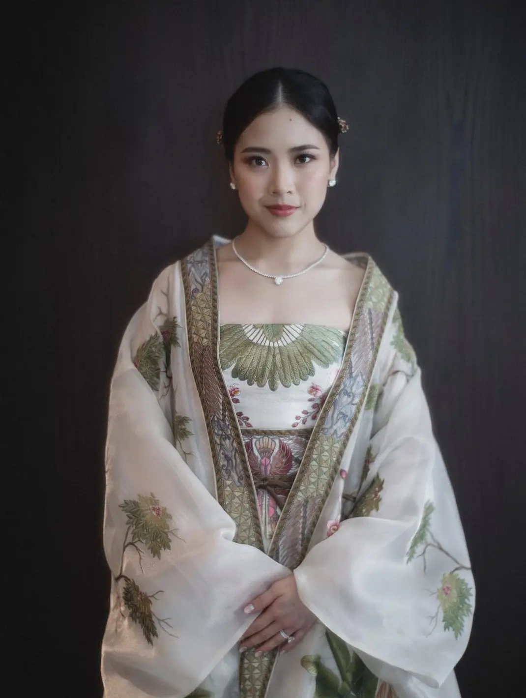 12 Inspirasi Gaun Cheongsam Mewah untuk Sangjit dan Tea Pai dari ...