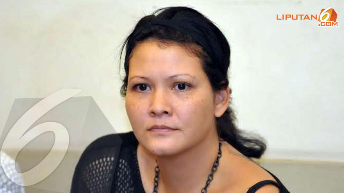 Melanie Subono Kecam Restoran yang Memajang Penguin - ShowBiz Liputan6.com