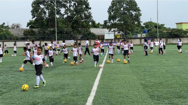 Firman Utina Dirikan SSB, Bawa Mantan Pemain Timnas Indonesia