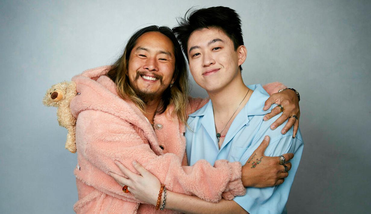 Jadi Pemeran Utama, Rich Brian Hadiri Pemutaran Perdana Jamojaya di ...